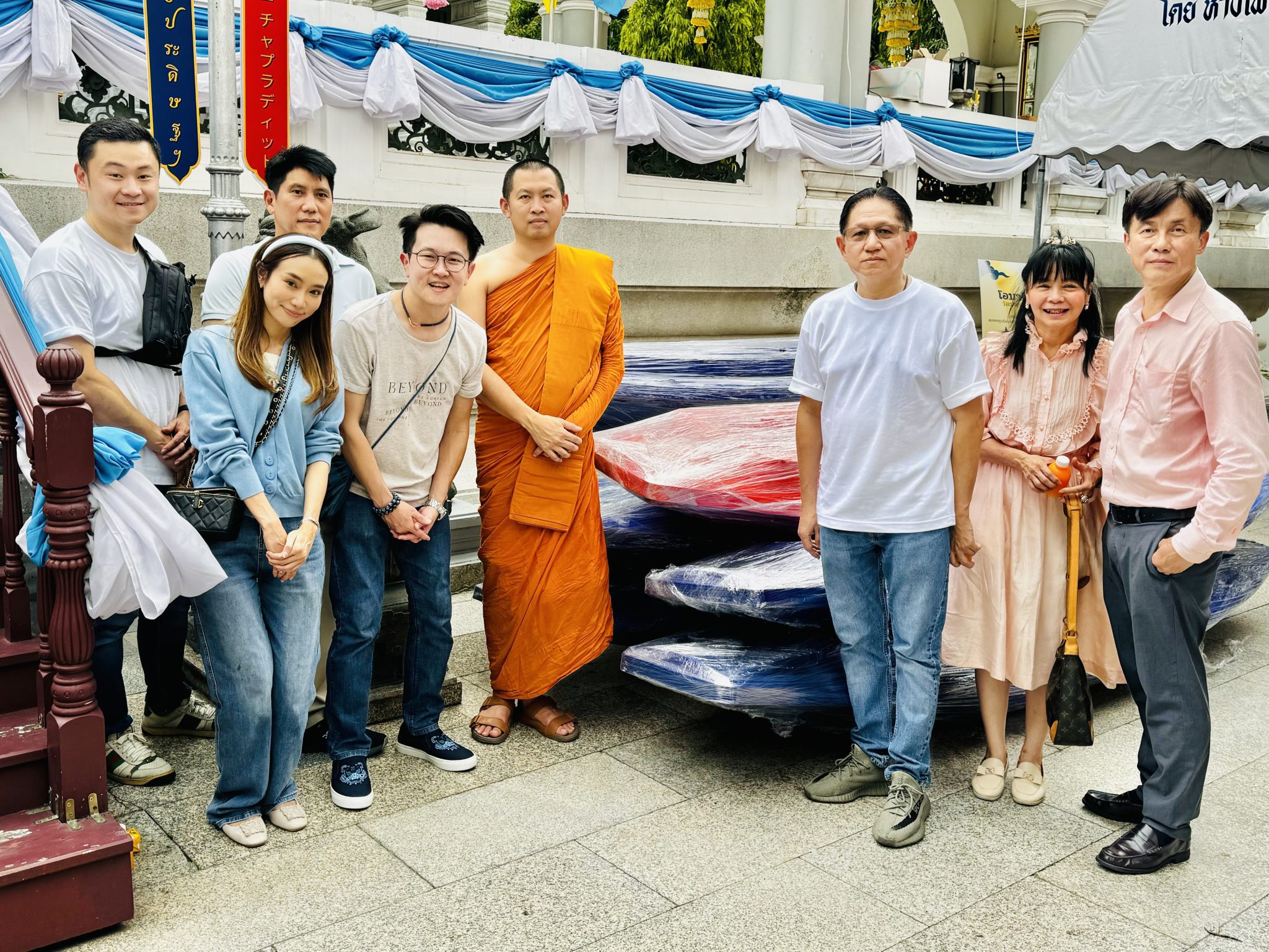 บล.บียอนด์ - ลูกค้า ซื้อเรือกำปั่นช่วยผู้ประสบภัยน้ำท่วม - Hoonsmart