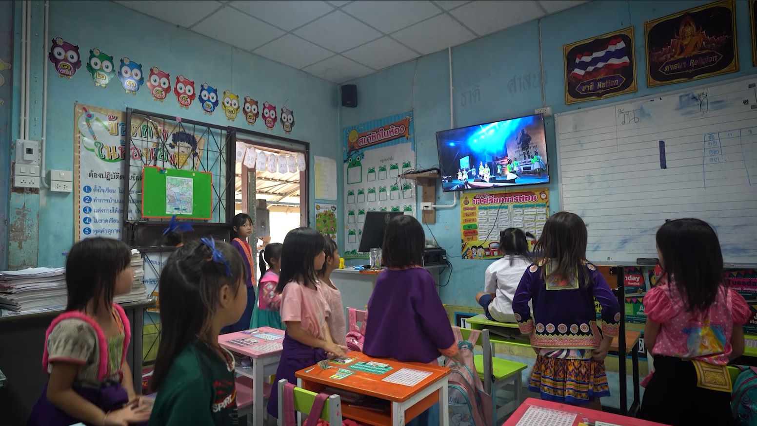 AIS ชวนส่งต่อความรัก "เปลี่ยน E-Waste เป็นเน็ตให้น้อง" - Hoonsmart