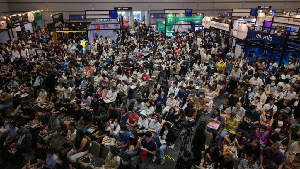 นักลงทุน 9 พันรายอัปสกิล งานมหกรรมลงทุนปี'68 - Hoonsmart