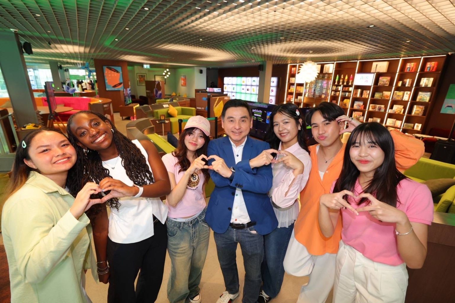 AIS เปิดตัว "AIS SIAM" แลนด์มาร์กใหม่สยามสแควร์ ตอบโจทย์ Gen C - Hoonsmart