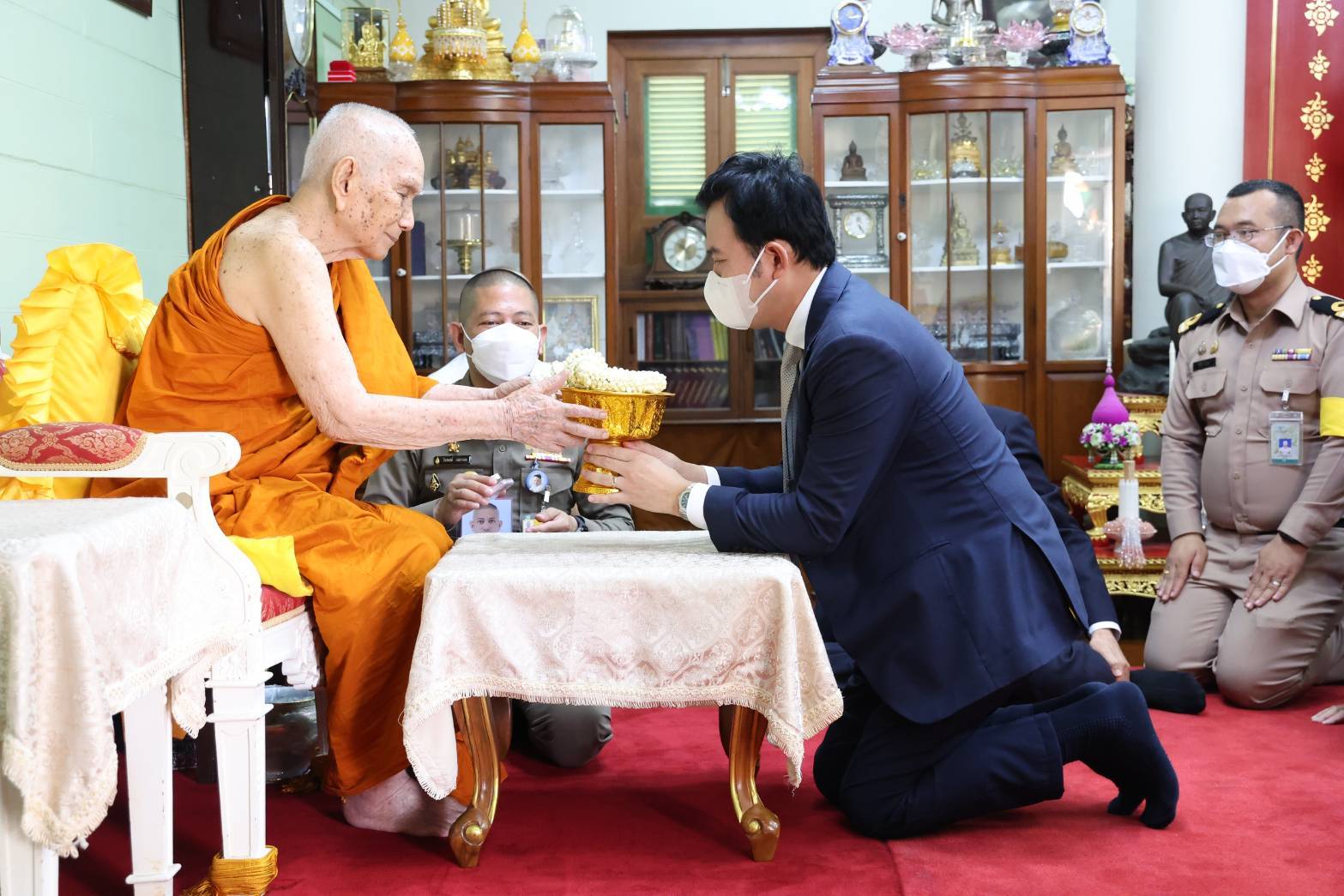 NAM ถวายเครื่องสักการะ สมเด็จพระสังฆราช - Hoonsmart