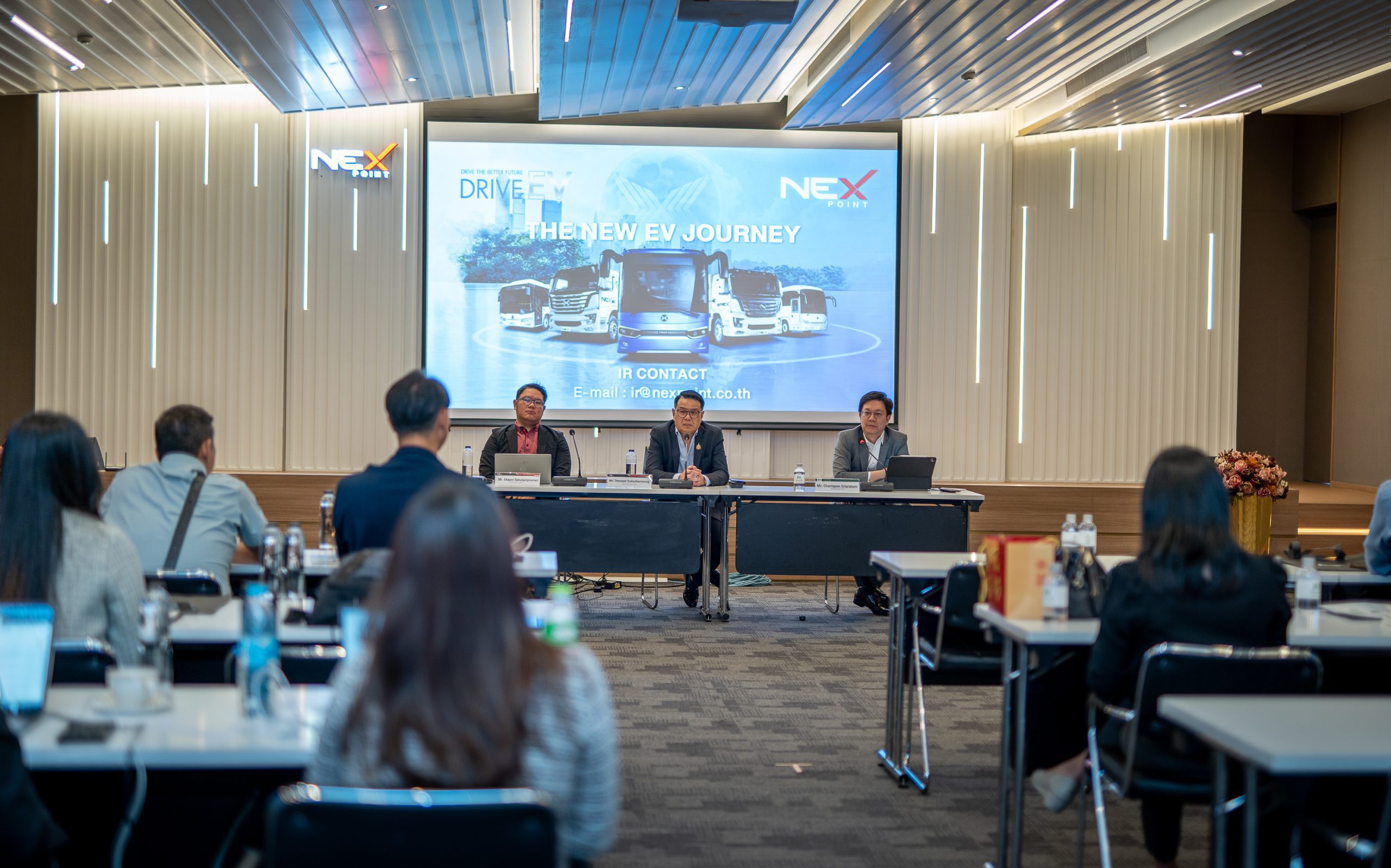 NEX เปิดบ้านรับนักลงทุนวีไอ โชว์ศักยภาพ ! ประกอบรถเมล์อีวี - Hoonsmart